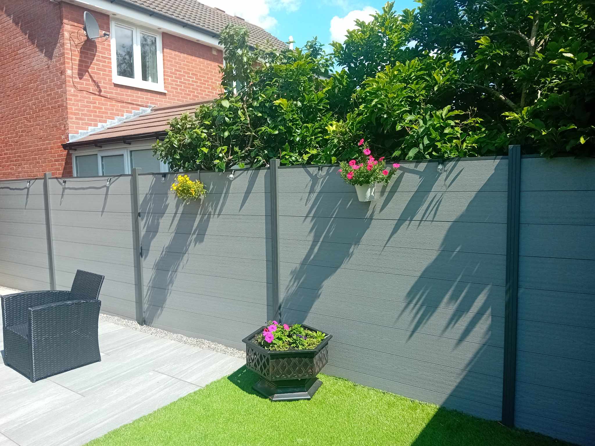 Composite Fencing Panels for Outdoor Spaces | eComposite